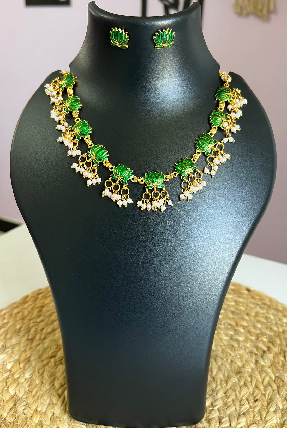 Lotus Aura Choker Set - Green – PearlsOnline